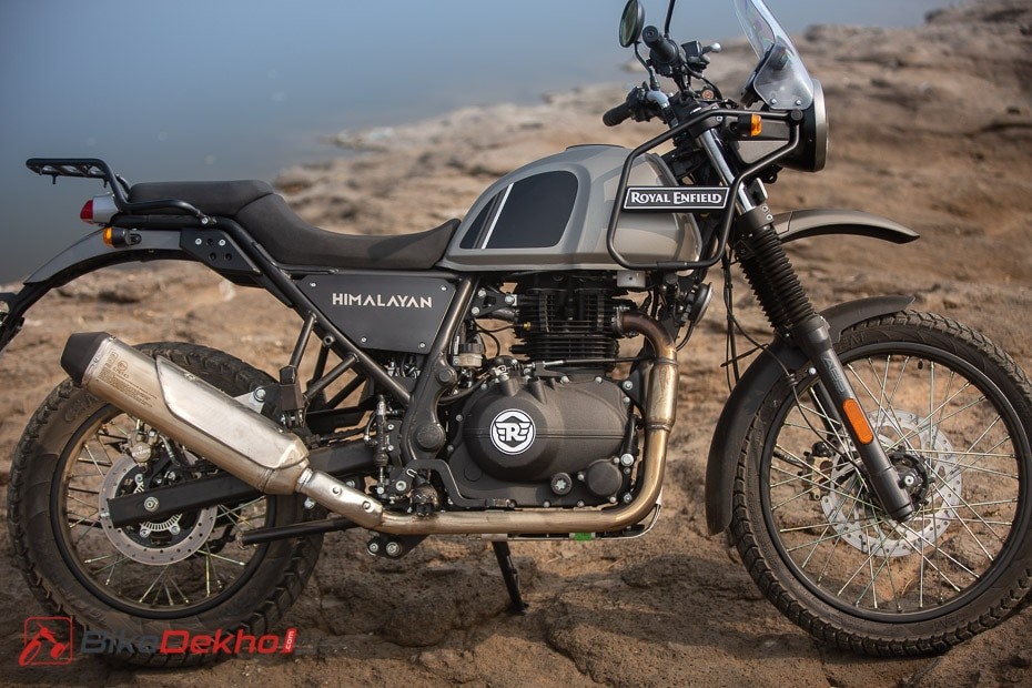 Royal Enfield Scram 411 vs Himalayan: Photo Comparison | BikeDekho