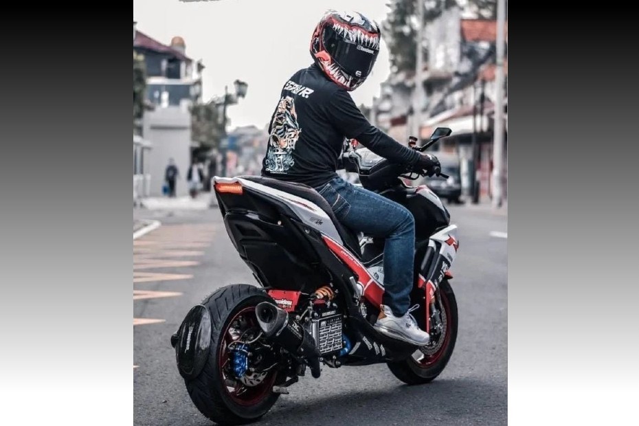 This Upgrade Kit Turns The Yamaha Aerox 155 Into A Racing Beast | BikeDekho