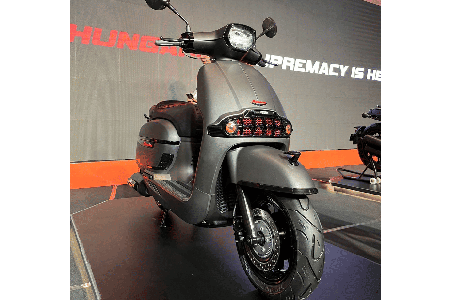 Keeway Sixties 300i Retro Scooter: Photo Gallery | BikeDekho