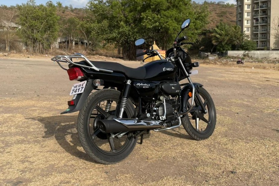 Hero Splendor Plus Xtec vs TVS Radeon: Image Comparison | BikeDekho
