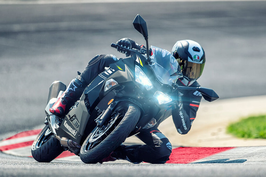 KTM RC 390 vs Kawasaki Ninja 400: Image Comparison | BikeDekho