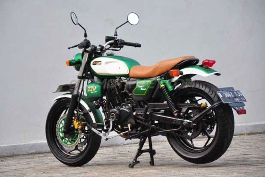 This Custom Bajaj 220F Motorcycle Looks Properly Retro | BikeDekho