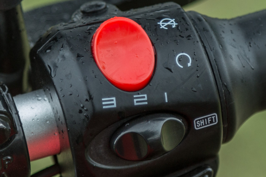 EXCLUSIVE: Updated Revolt RV400: Image Gallery | BikeDekho