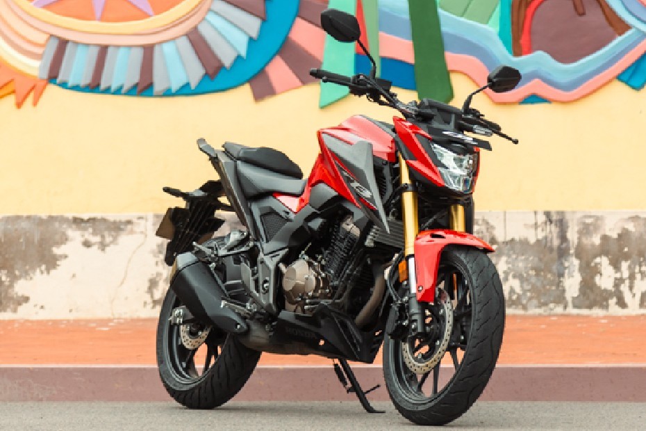 Honda CB300F Reviewed Through 10 Images | BikeDekho