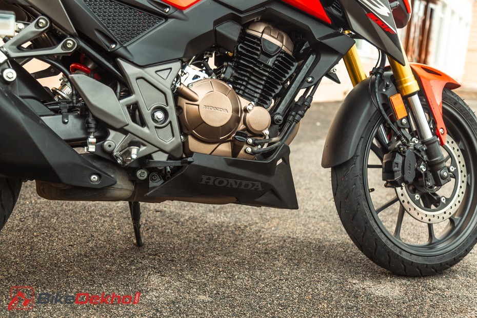 Honda CB300F Reviewed Through 10 Images | BikeDekho