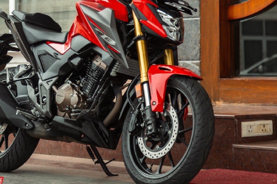 Honda CB300F Reviewed Through 10 Images | BikeDekho