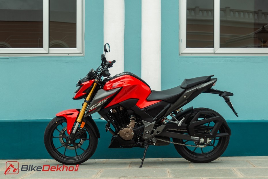Honda CB300F Reviewed Through 10 Images | BikeDekho