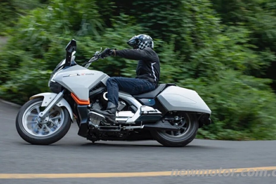 Pi Moto Starship 3: 300cc Cruiser Launched Abroad | BikeDekho