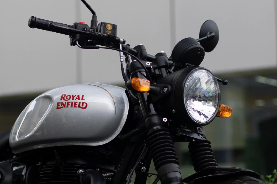 Battle Of The Affordable Retros: Kawasaki W175 vs Royal Enfield Hunter ...