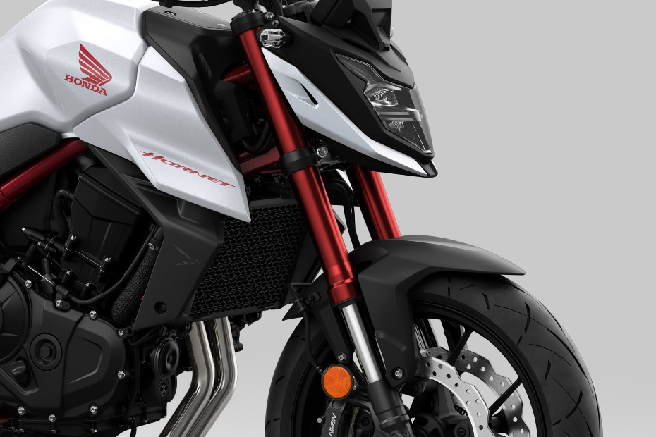 Intermot 2022: Honda Takes The Cover Off The CB750 Hornet | BikeDekho Intermot 2022: Honda Takes The Cover Off The CB750 Hornet | BikeDekho