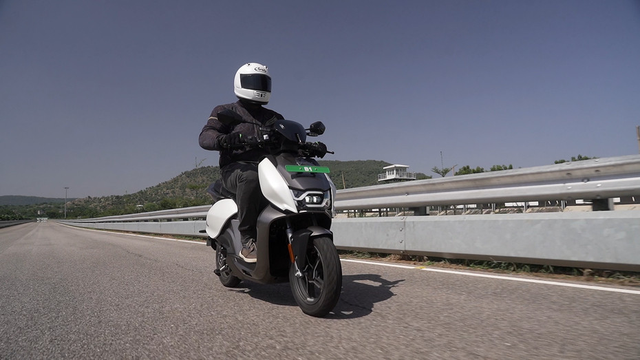 Two-wheelers Launched In October 2022: Ola S1 Air, Hero Vida V1, TVS ...