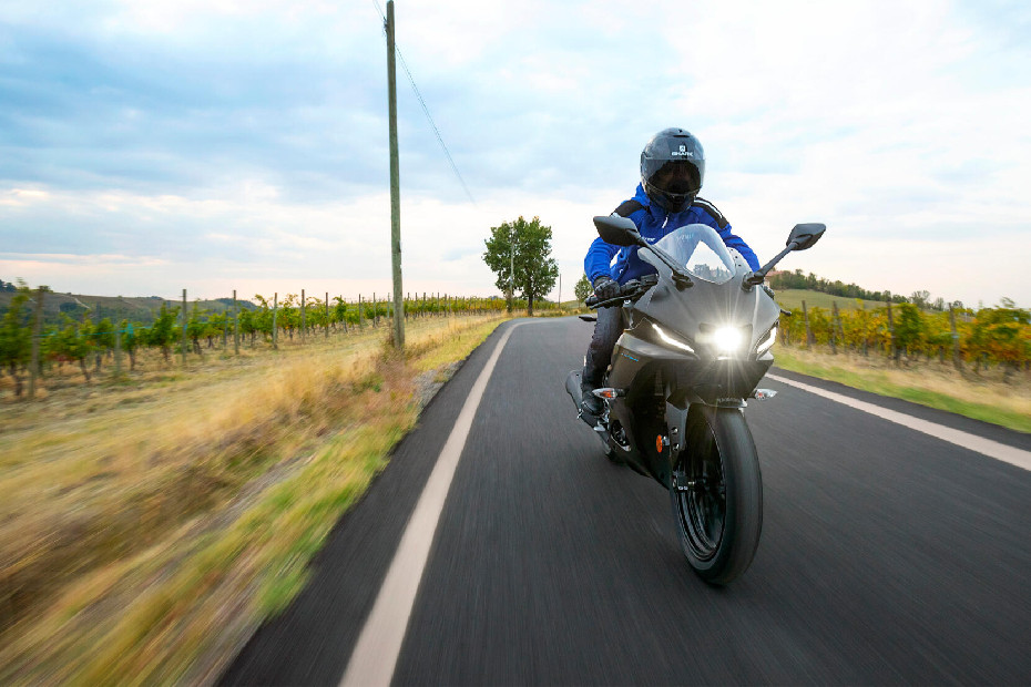 2023 Yamaha R125 Revealed: Baby R Wants To Follow In The R1’s Footsteps ...