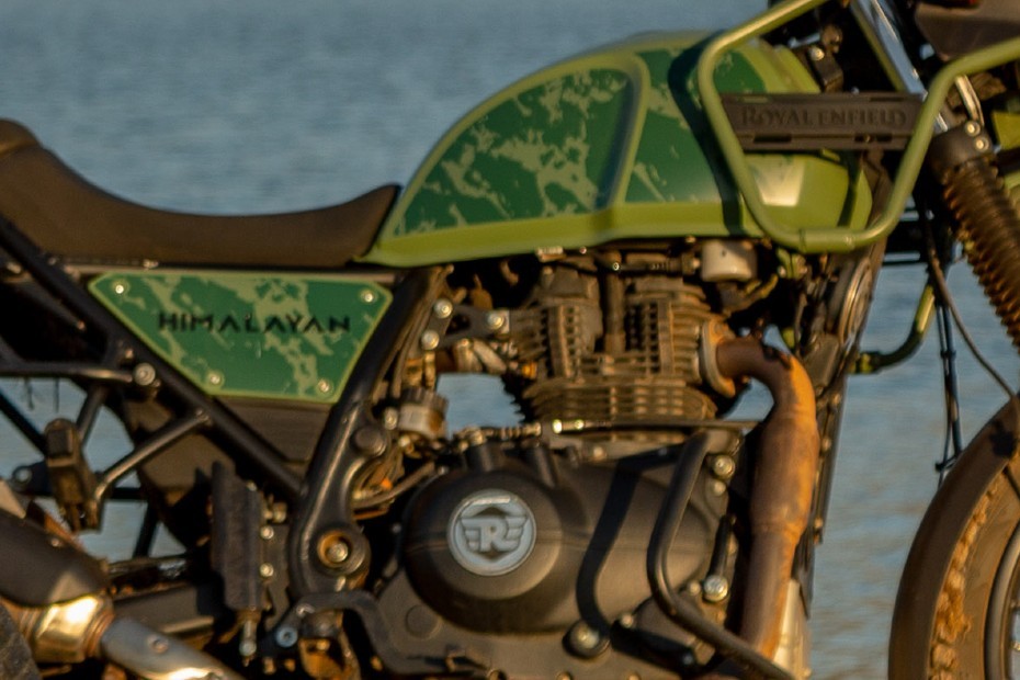 Modified Royal Enfield Himalayan 822 vs Stock Himalayan: Image ...