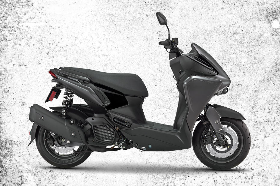 The New Yamaha Augur Maxi-style Scooter Is Unbelievably Cool | BikeDekho