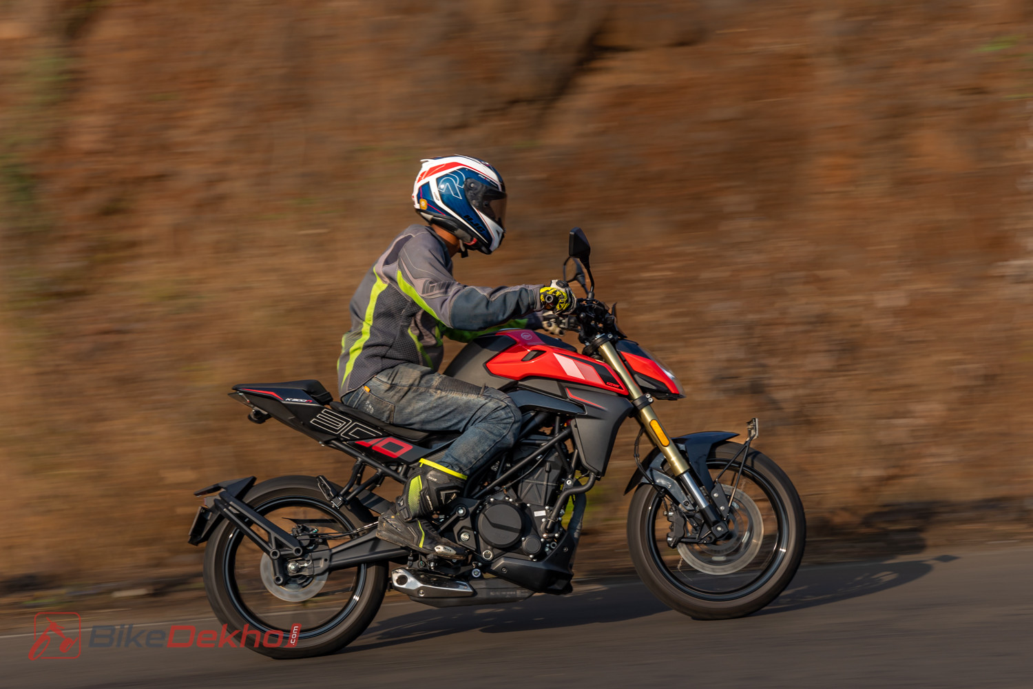 Keeway K300 N Road Test Review: Likes And Dislikes | BikeDekho