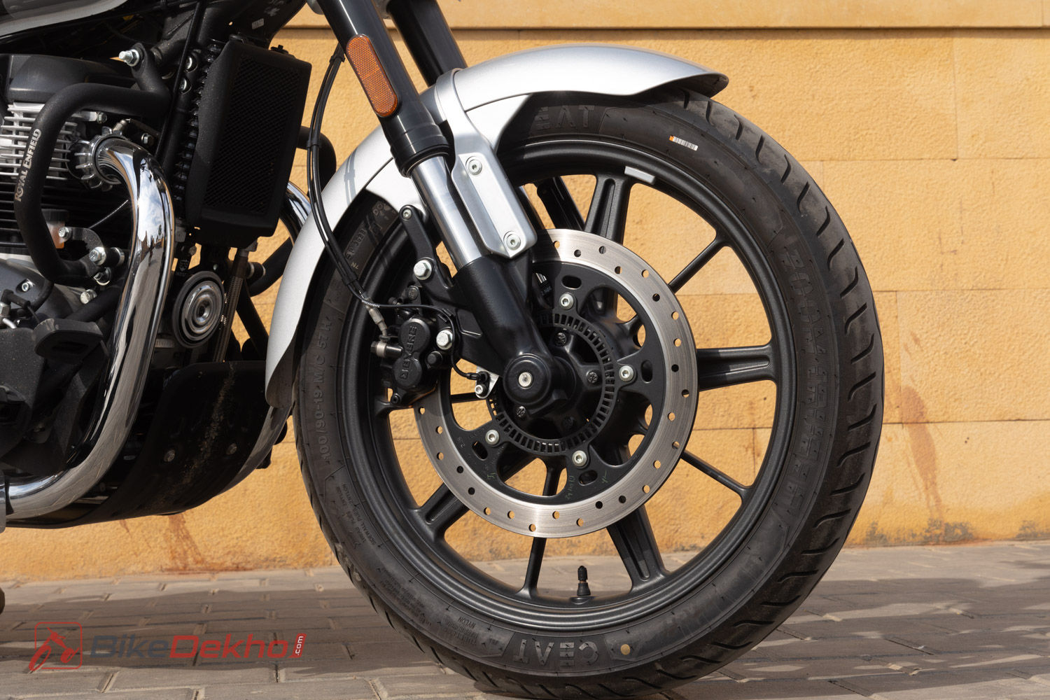 Royal Enfield Super Meteor 650 Review - 5 Likes & 3 Dislikes | BikeDekho