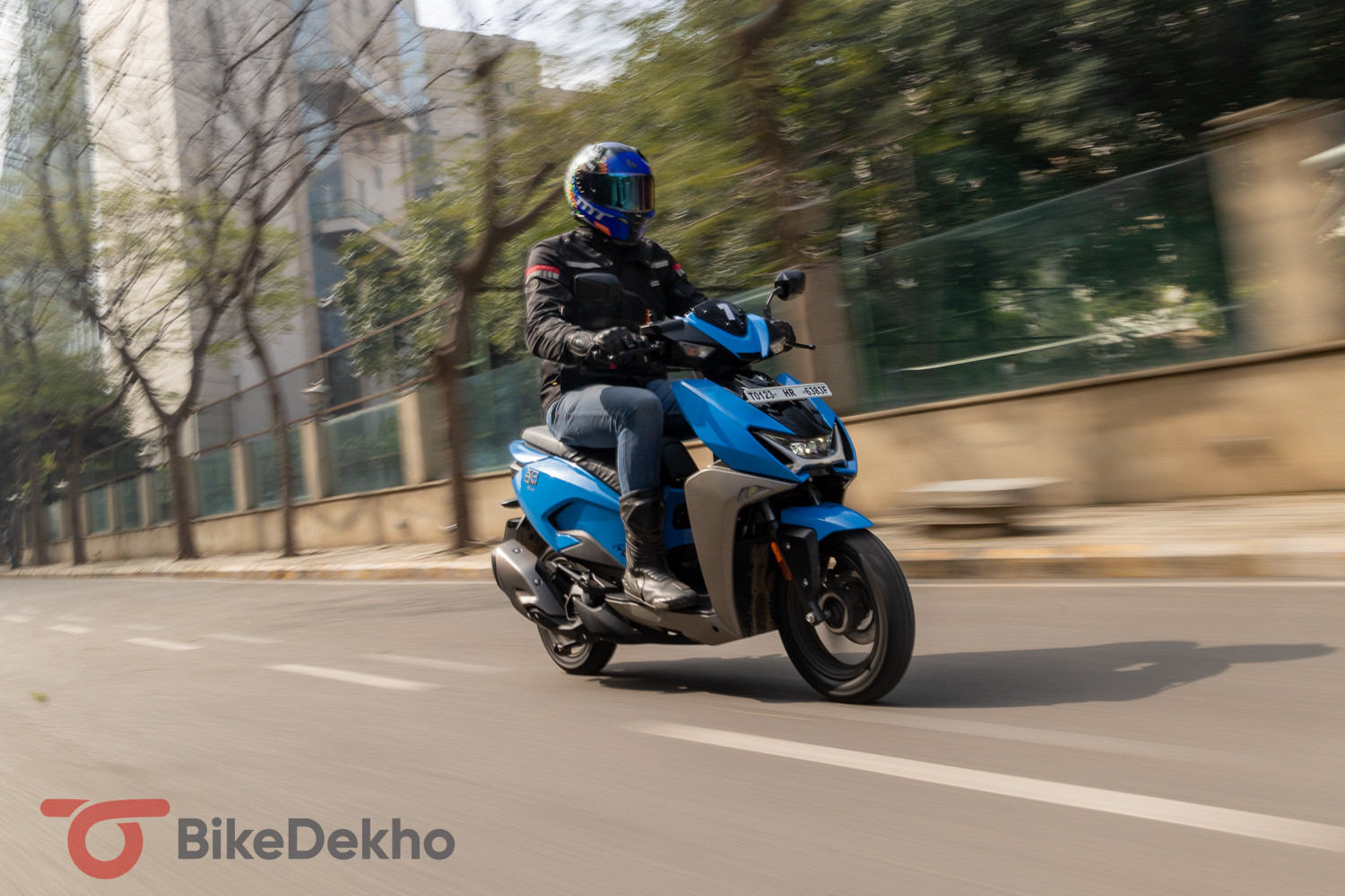 In 9 images: Hero Xoom vs Honda Dio | BikeDekho