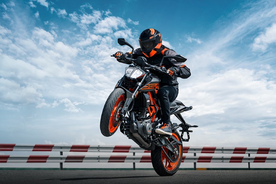 KTM 250 Duke Colours Explained | BikeDekho