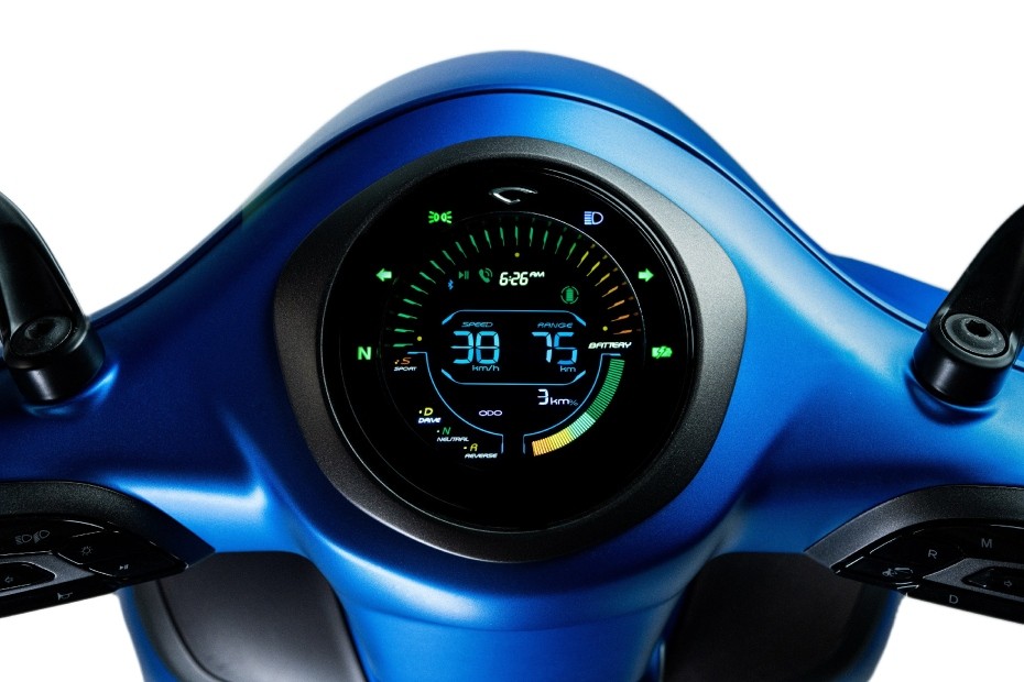 Bajaj Chetak e-Scooter: Old vs New In 6 Images | BikeDekho