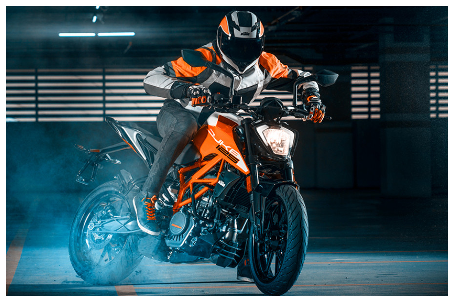 KTM 125 Duke vs Lexmoto RSS 125 Street: Compared In 10 Pics | BikeDekho