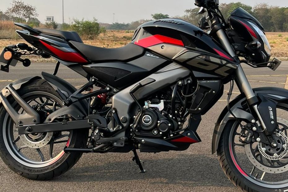 Bajaj Pulsar NS160 Old vs New In 7 Pictures | BikeDekho