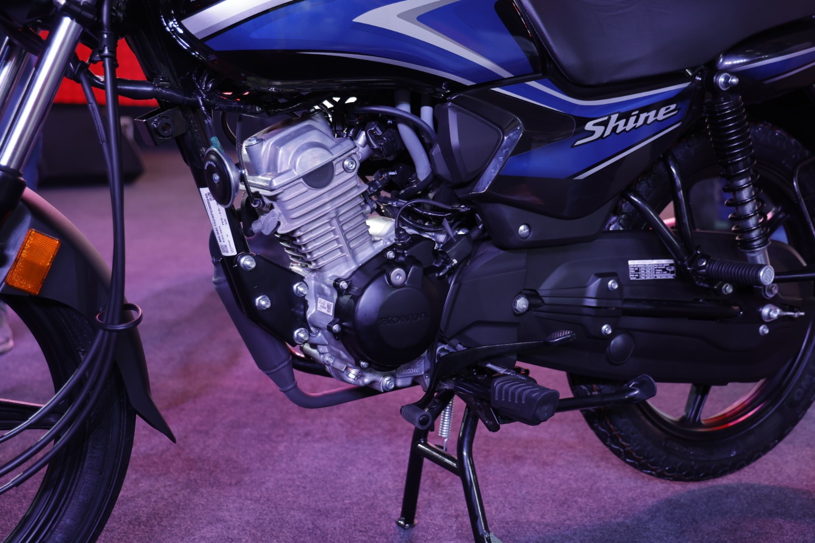 Honda Shine 100 vs Hero HF100: Image Comparison | BikeDekho