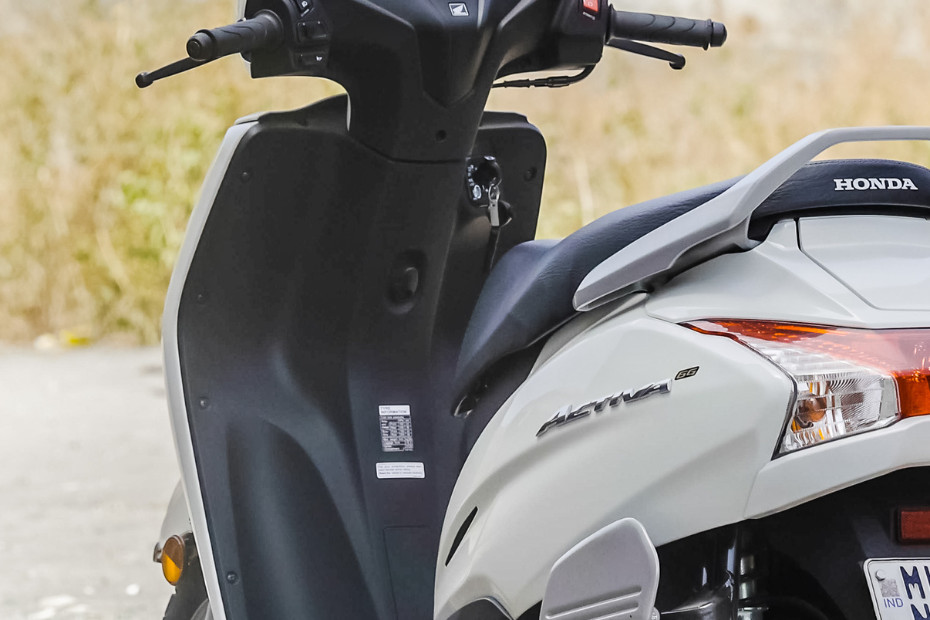 Honda Activa 125 H-Smart Vs Honda Activa 6G H-Smart: Compared In 10 ...