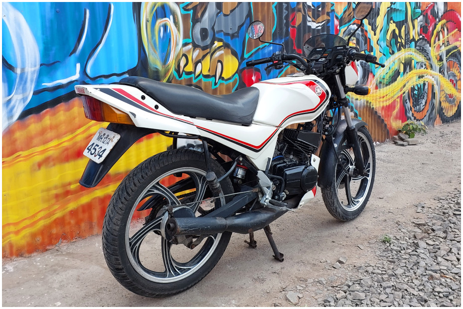 Yamaha RX-Z Modified With 1980s Theme | BikeDekho