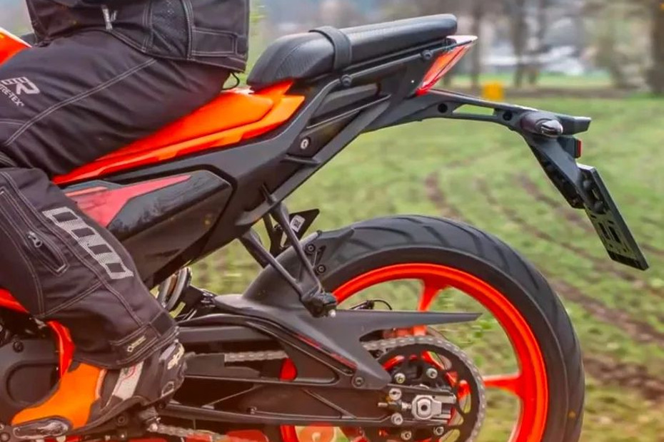 2023 390 Duke Now Spotted in KTM Orange Colour Scheme | BikeDekho