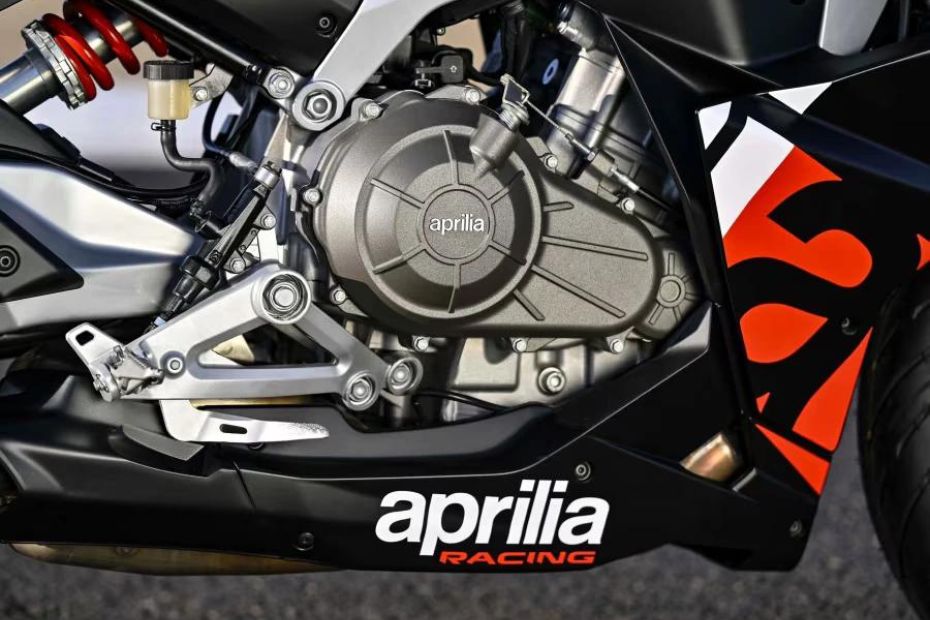 Aprilia RS 457 vs KTM RC 390: Image Comparison In 10 Pics | BikeDekho
