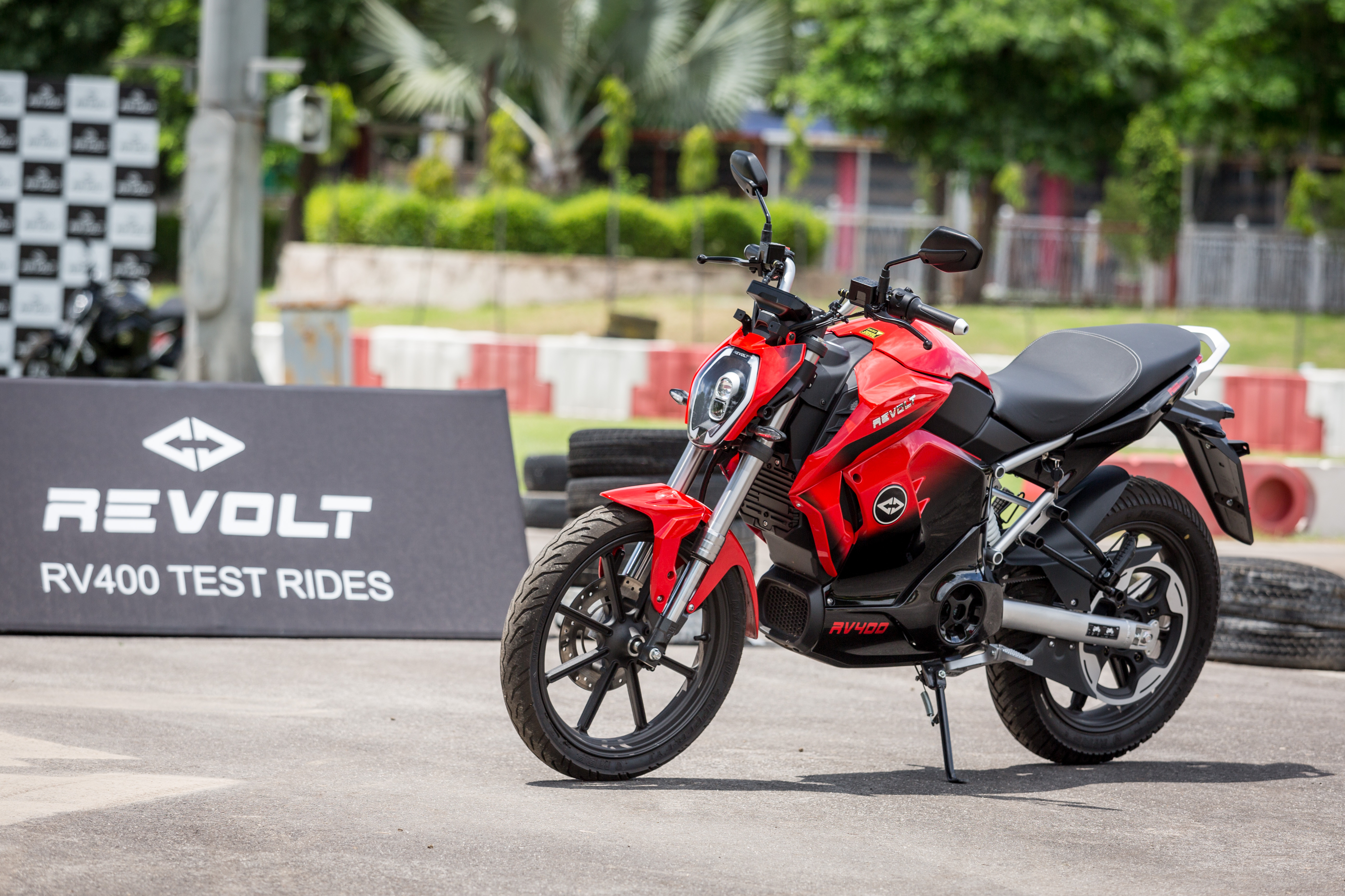Revolt RV400 Price- Range, Charging Time, Speed, Images & Specs