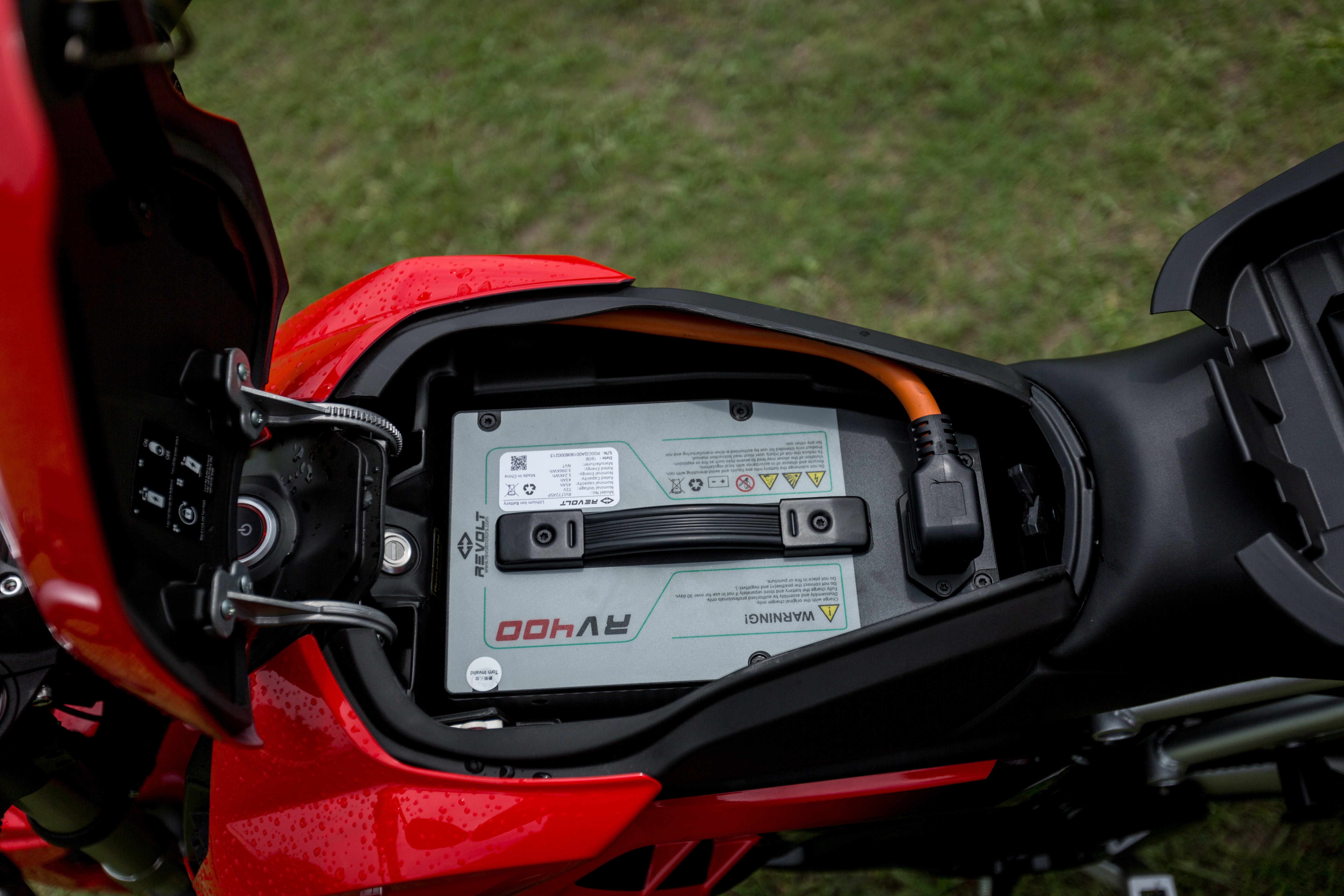 Revolt RV400 Price- Range, Charging Time, Speed, Images & Specs