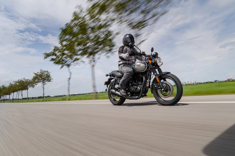 Royal Enfield Hunter 350 Price - Mileage, Images, Colours | BikeDekho