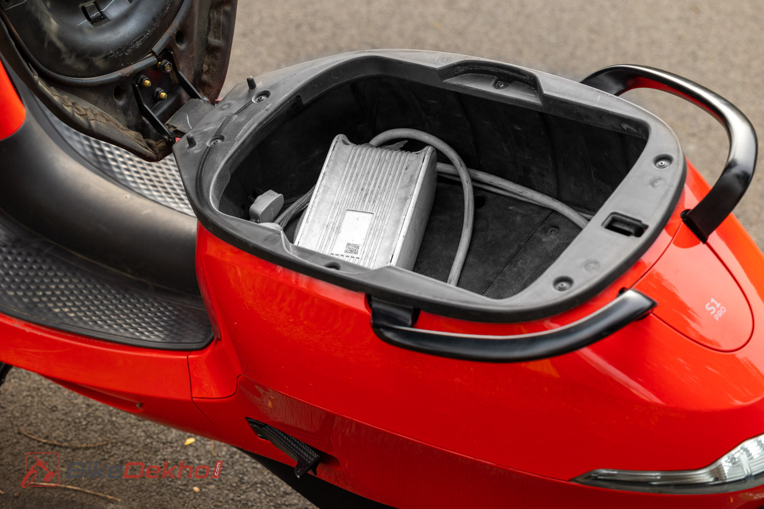 Ola S1 Pro Price - Ola Electric Scooter Range, Images, Colours, Reviews