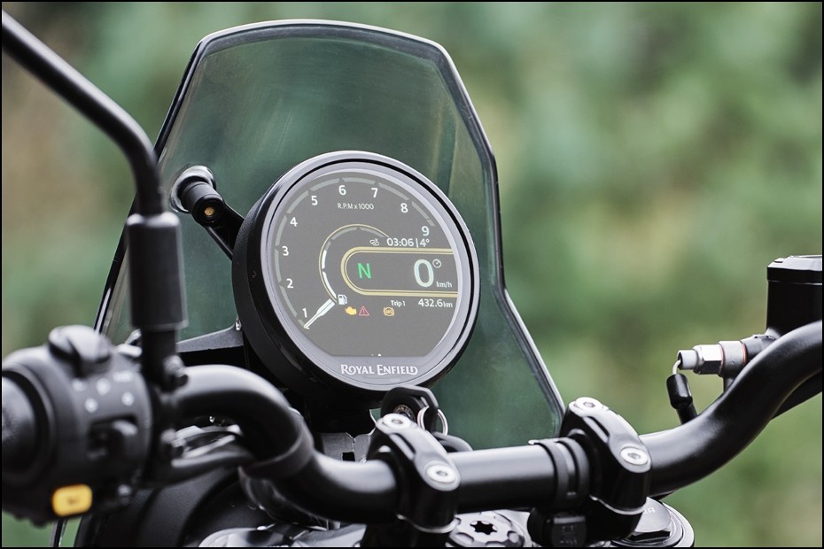 Royal Enfield Himalayan Electric vs Himalayan 452: Differences ...