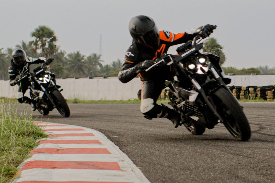 Orxa Mantis Electric Bike With 221km Range, 135kmph Top Speed Launched ...