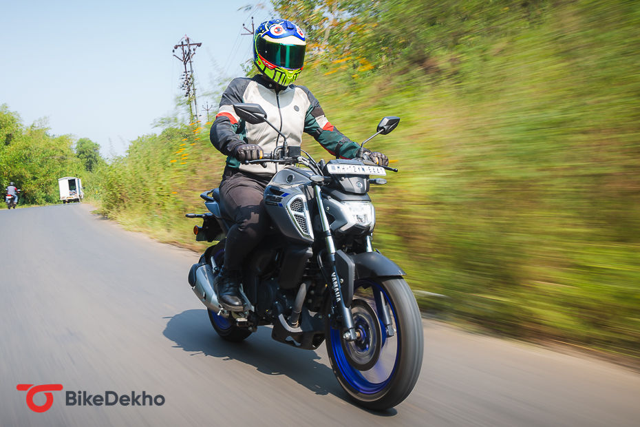 Yamaha FZS-FI V4 Price, Mileage, Weight, Images