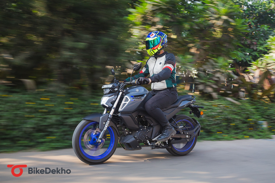 Yamaha FZS-FI V4 Price - Images, Colours, Specs & Reviews