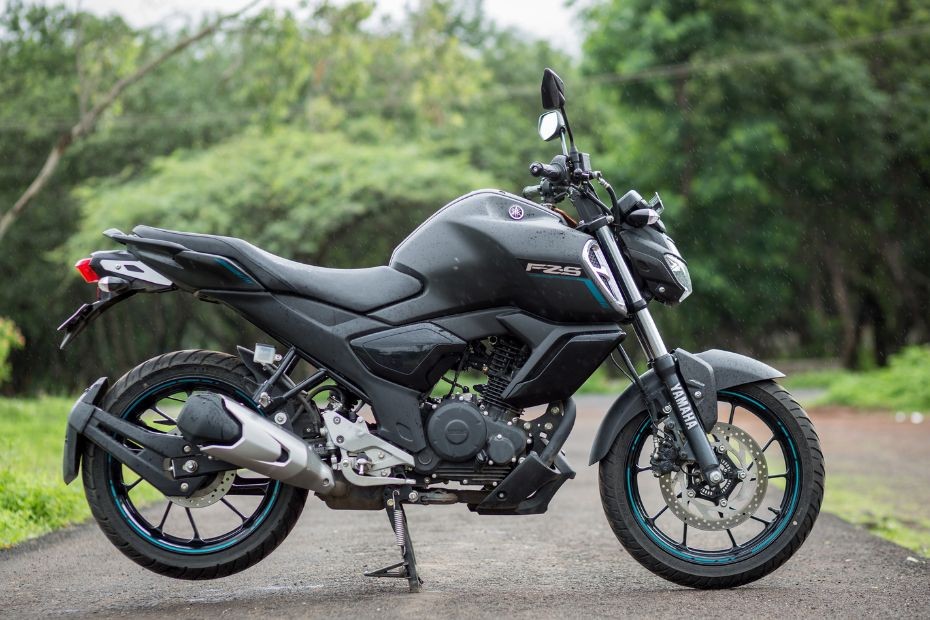 Yamaha FZS-FI V3 Price, Mileage, Weight, Images
