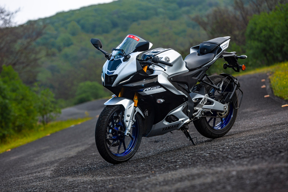 Yamaha R15 V4 Price - Images, Colours, Specs & Reviews