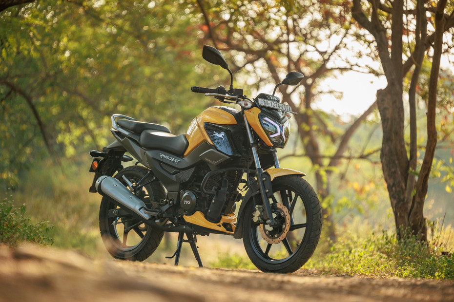 TVS Raider Price - Images, Colours, Specs & Reviews