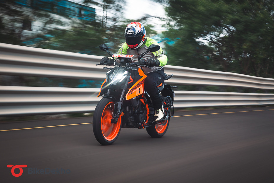 KTM Duke 390 Price - Images, Colours, Specs & Reviews