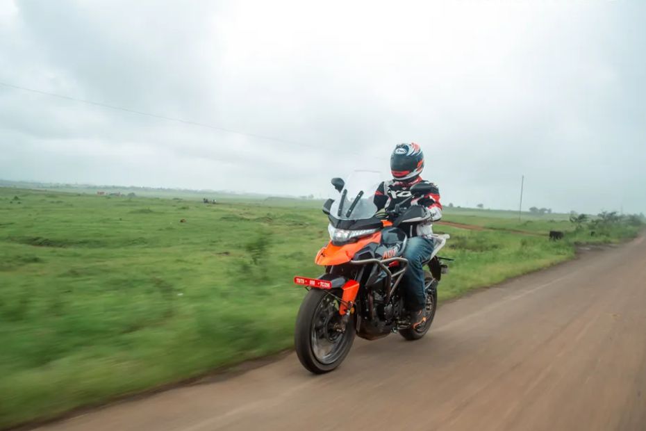 Zontes 350T Price - Images, Colours, Specs & Reviews