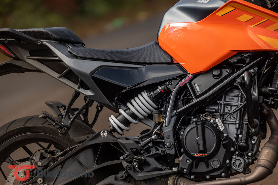 KTM 250 Duke Price - Images, Colours, Specs & Reviews