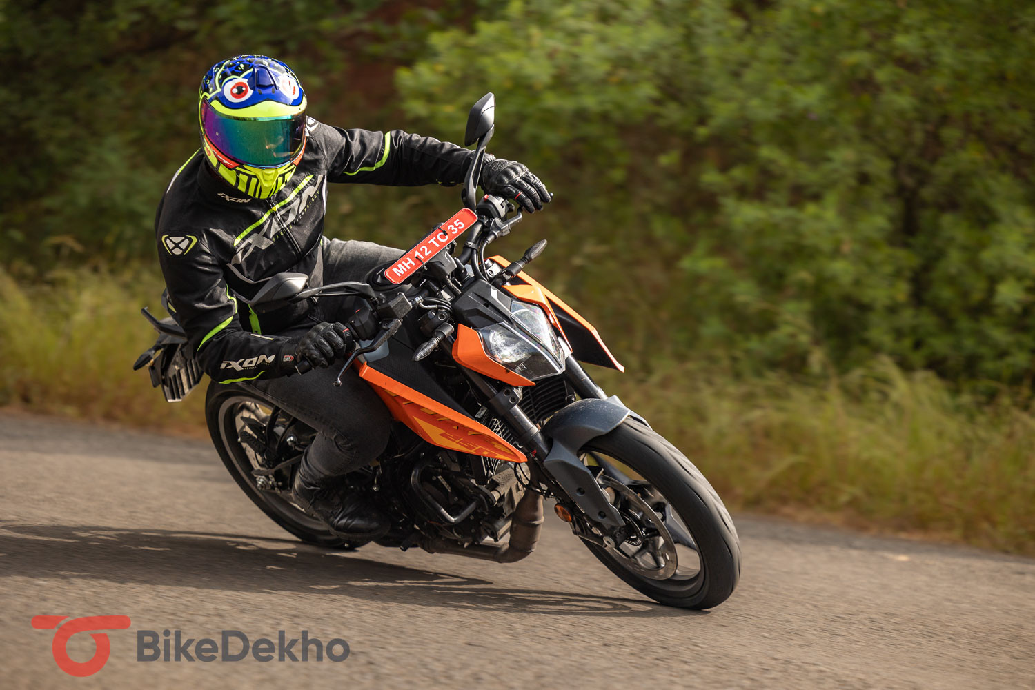 KTM 250 Duke Price - Images, Colours, Specs & Reviews