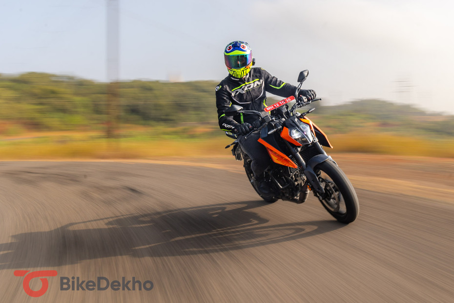 KTM 250 Duke Price - Images, Colours, Specs & Reviews