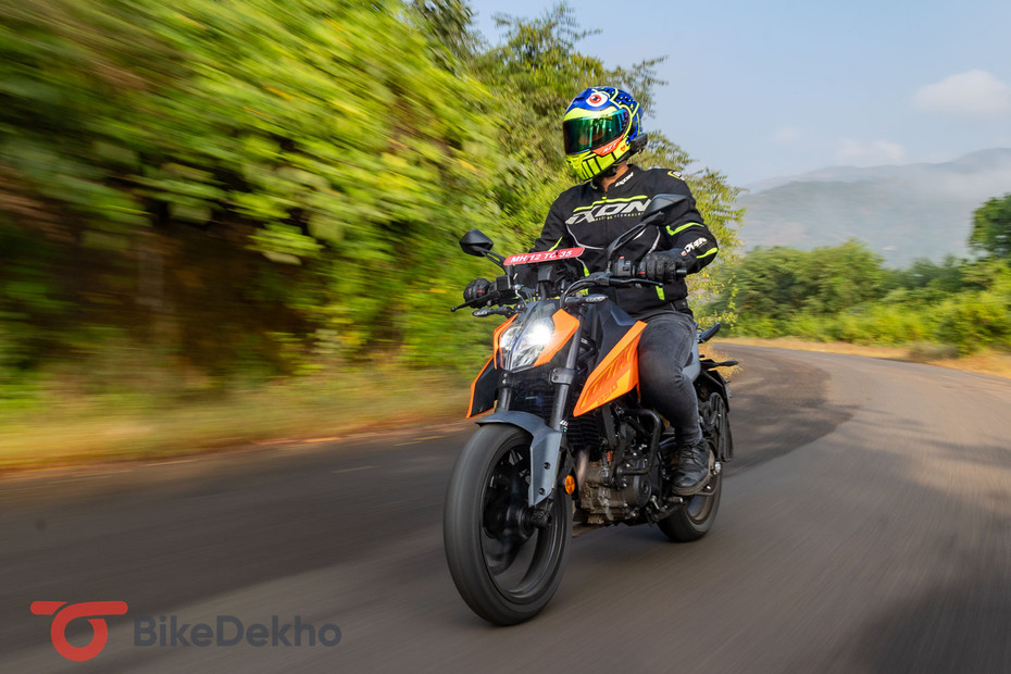 KTM 250 Duke Price - Images, Colours, Specs & Reviews