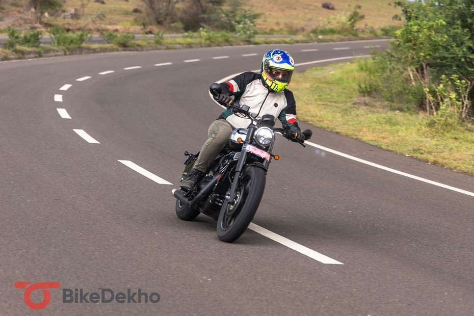 Jawa 42 Bobber Price - Images, Colours, Specs & Reviews