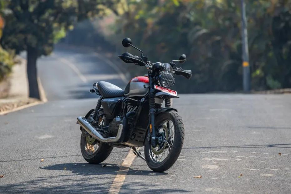 Yezdi Scrambler Price, Mileage, Weight, Height