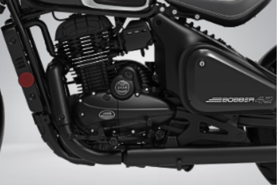 2024 Jawa Perak Vs Jawa 42 Bobber: Image Comparison | BikeDekho